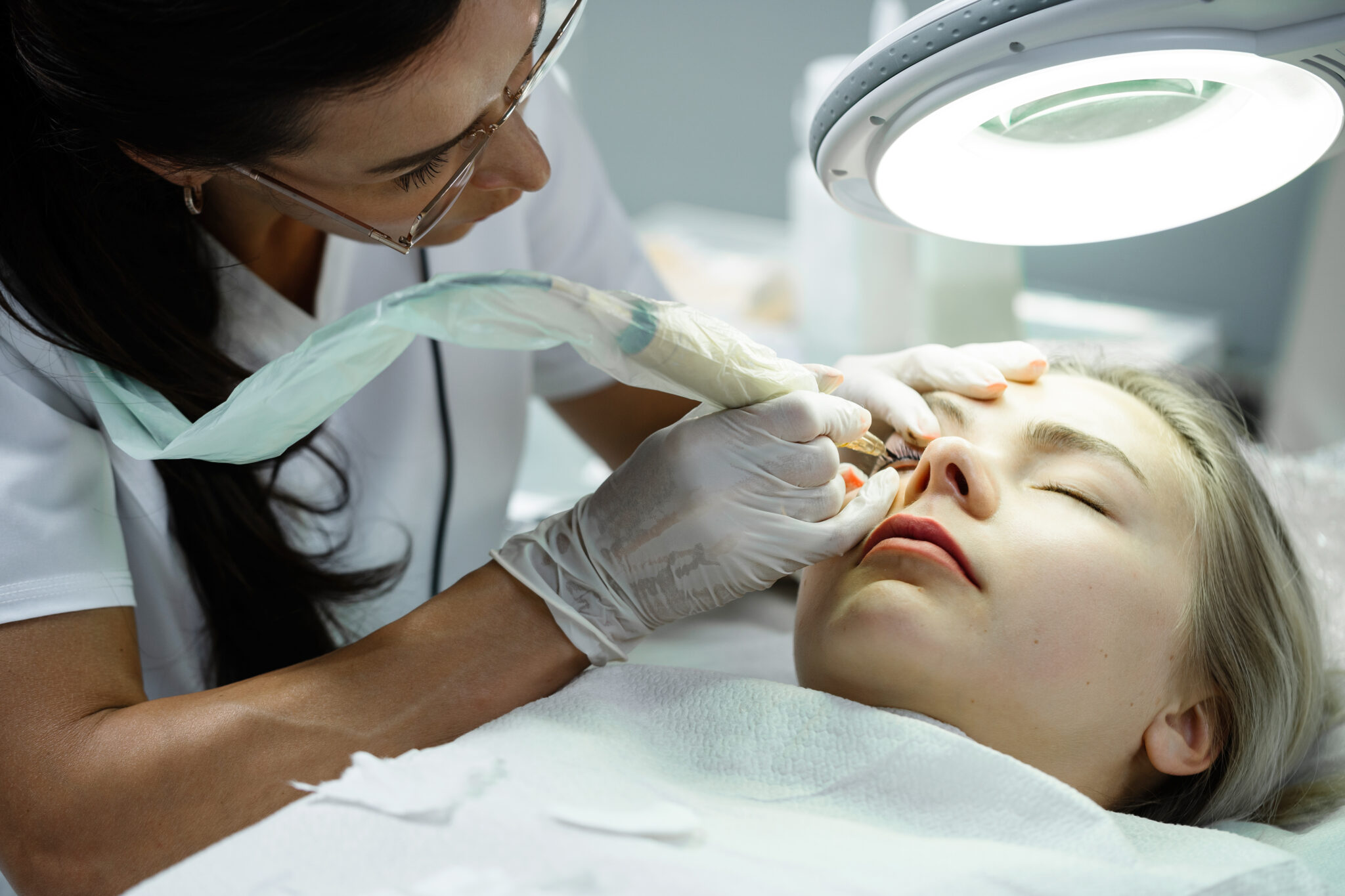 Lash Line Enhancement: Tips for Beautiful Eyes